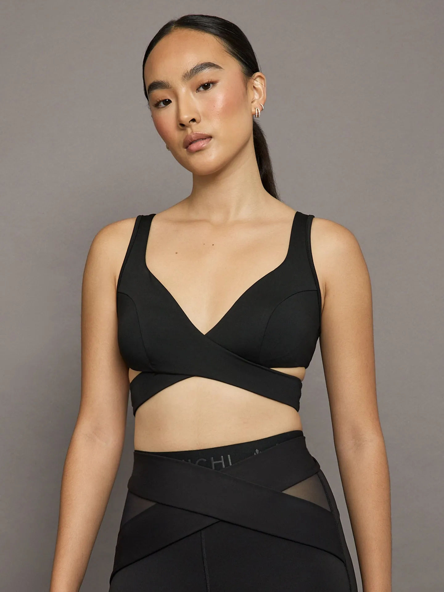 Ascent Wrap Bra - Black - Borderfree