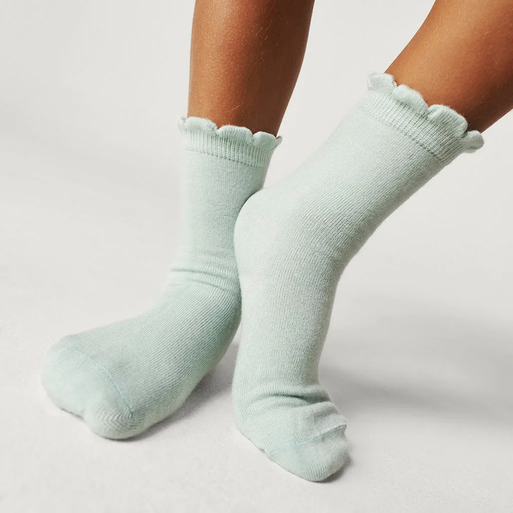 Surf Spray Scallop Crew Socks - Borderfree