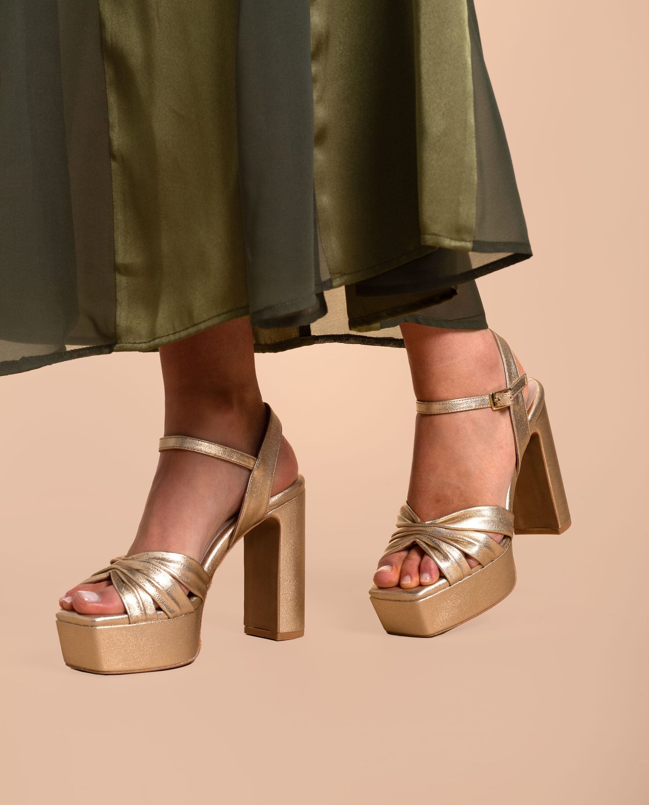 SANDALIA #14 · PLATINO - Borderfree