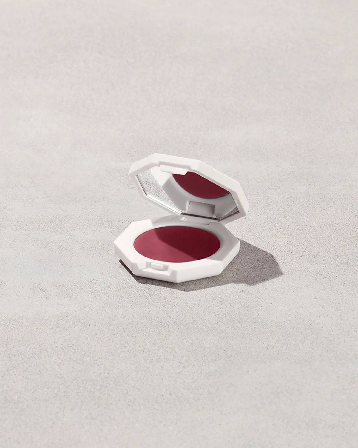 Cheeks Out Freestyle Cream Blush — Riri - Borderfree