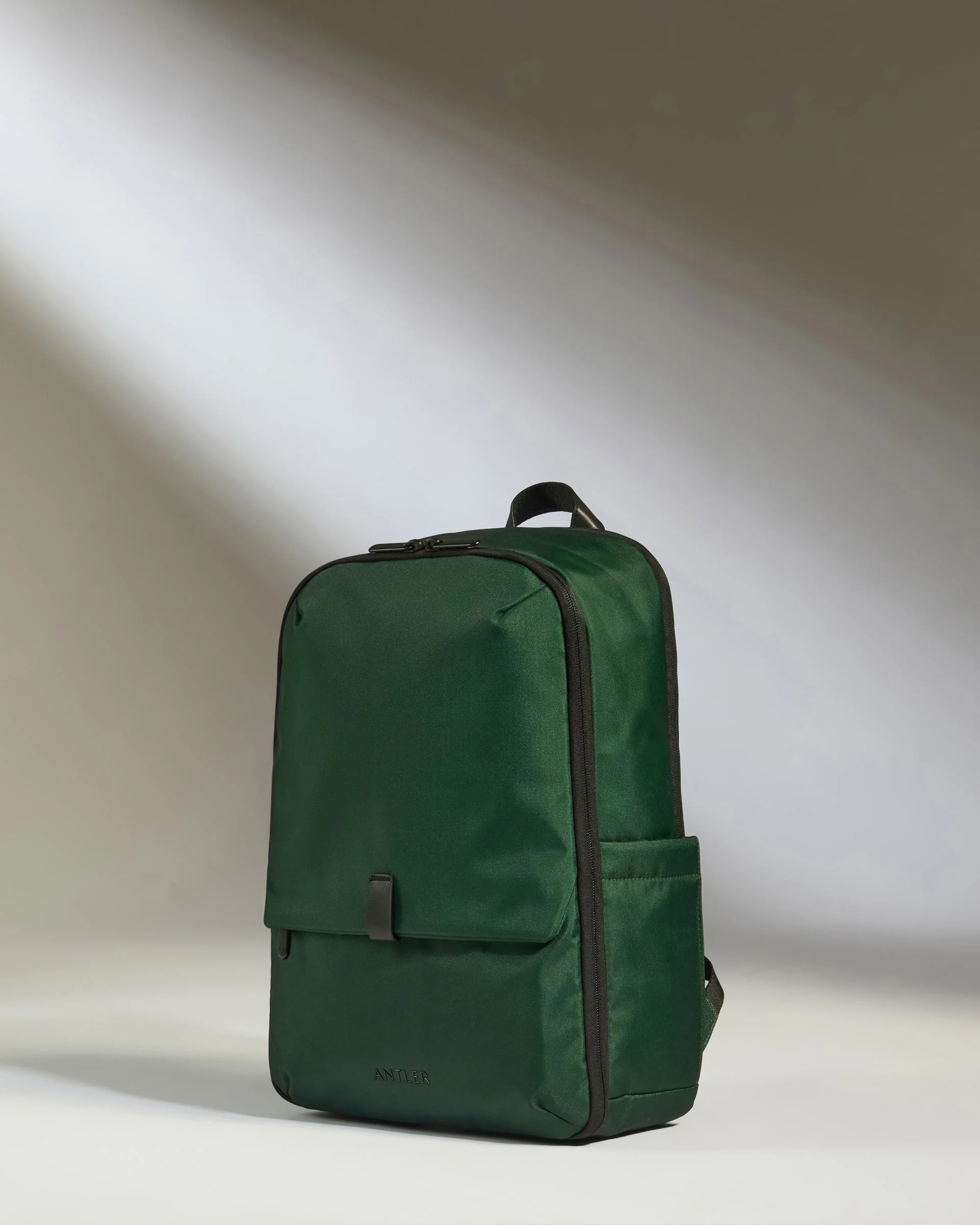 Backpack in Antler Green - Urban Light - Borderfree