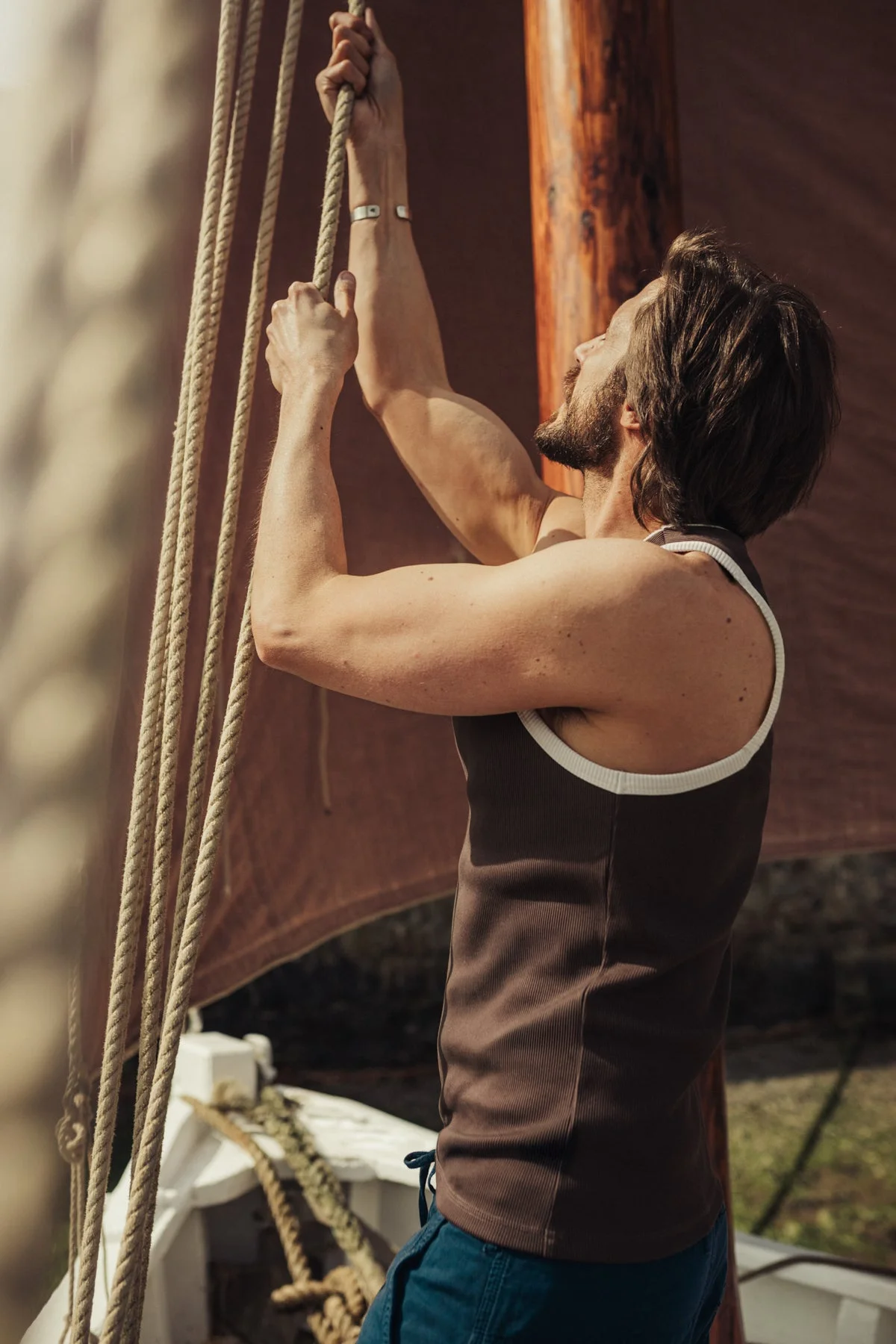 Loma Rib Vest Dark Brown - Borderfree