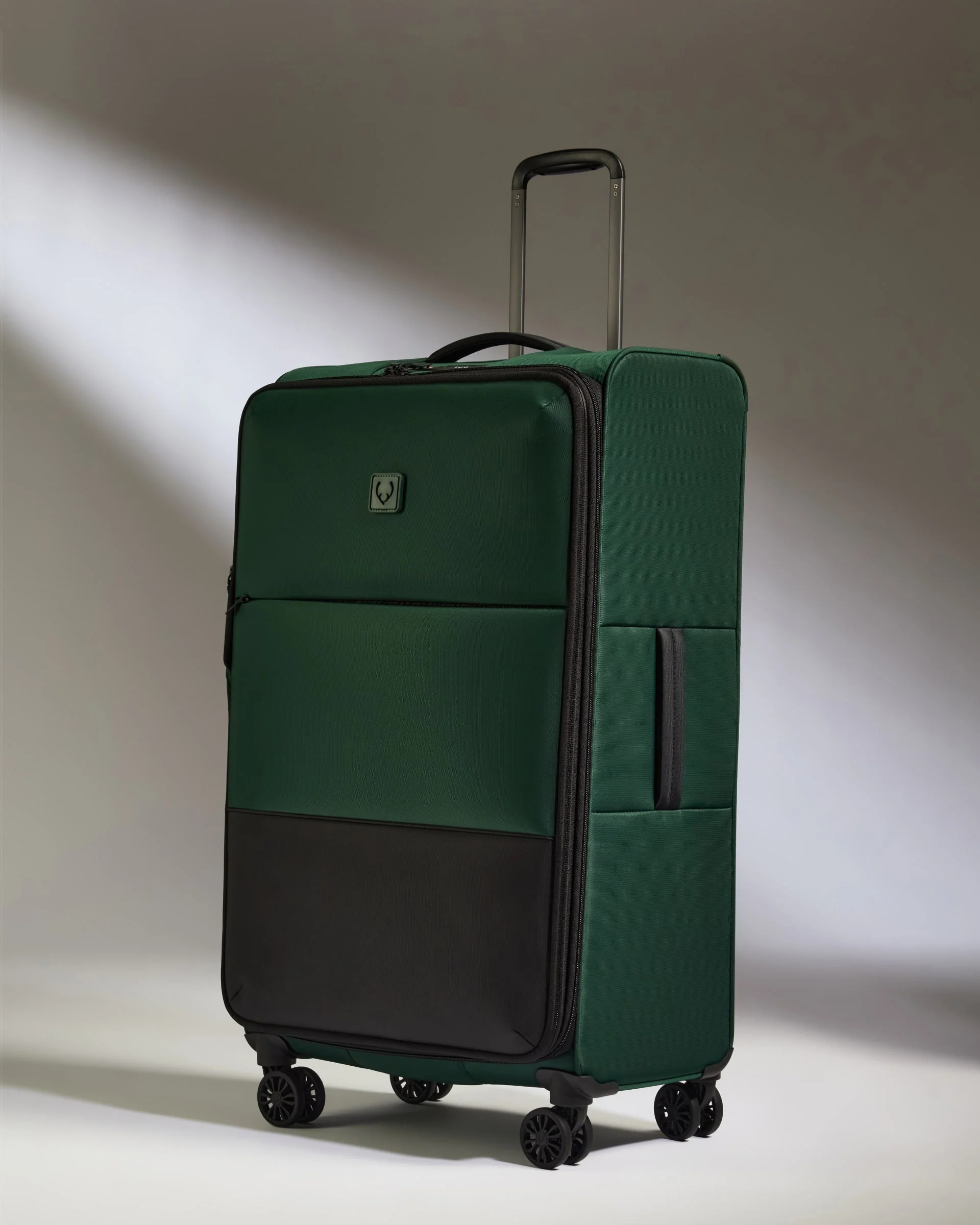 Lightest Large Suitcase in Antler Green - Soft Stripe 2.0 - Borderfree